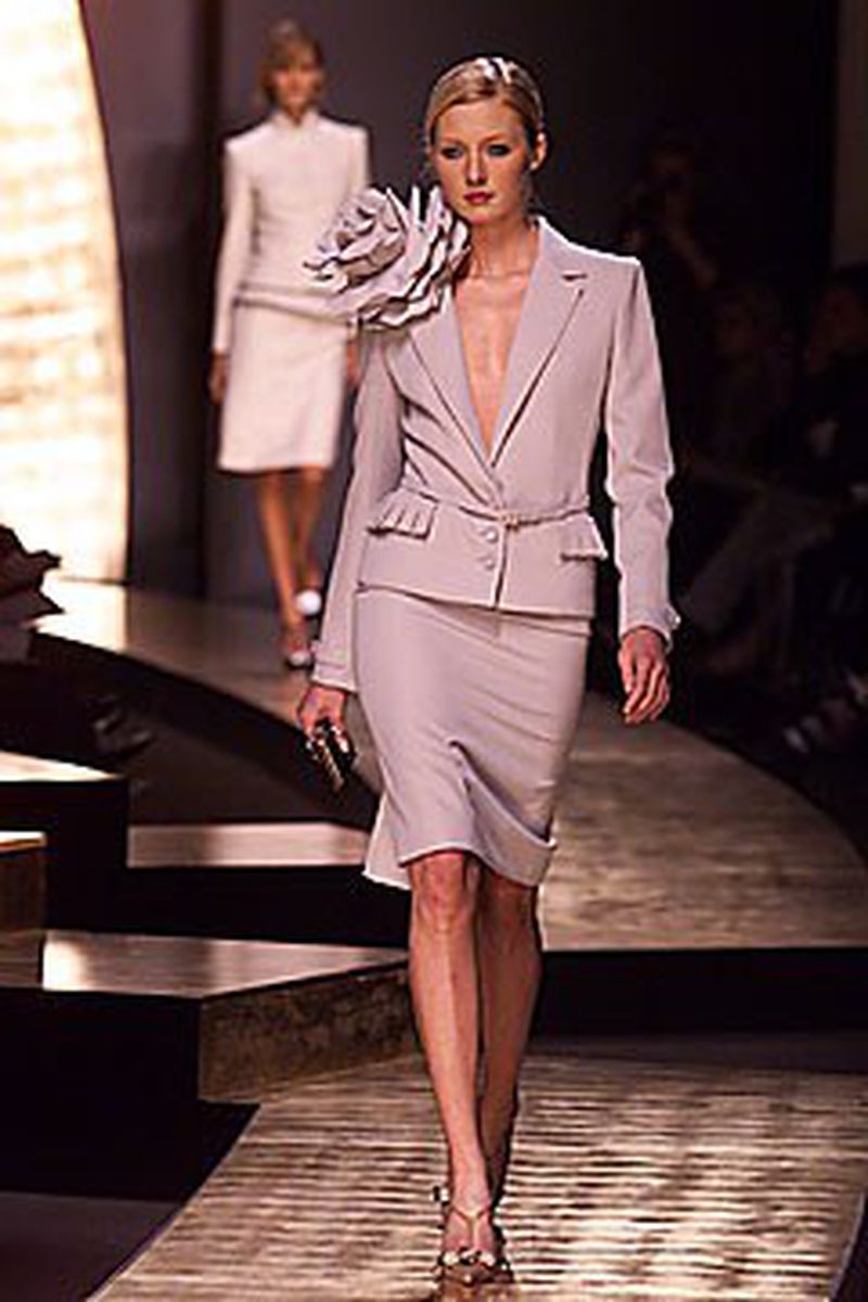 Valentino Spring 2001 Couture Show (Valentino)