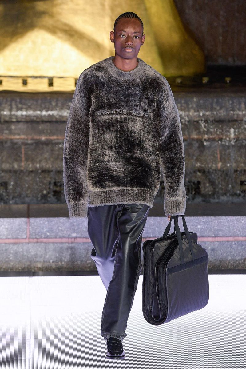 Alexander Wang COLLECTION 1. 2020 Show (Alexander Wang)