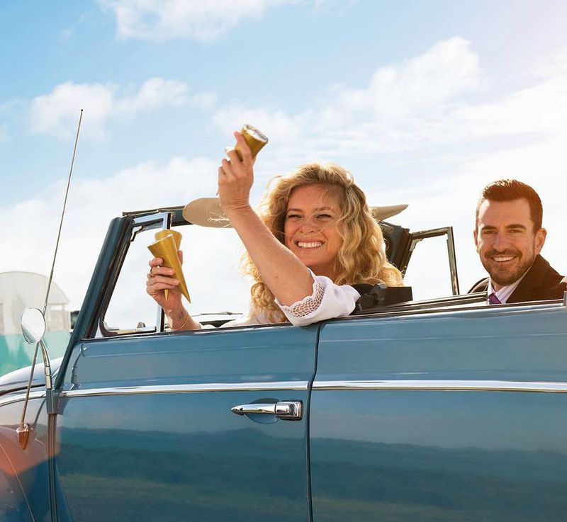Supermodel Rachel Hunter Dishes on Her Favorite New Zealand Spots ...