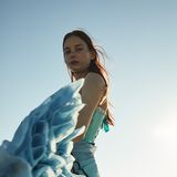 With the wind (Schön Magazine)