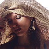 Laura Julie - Model Profile - Photos & latest news