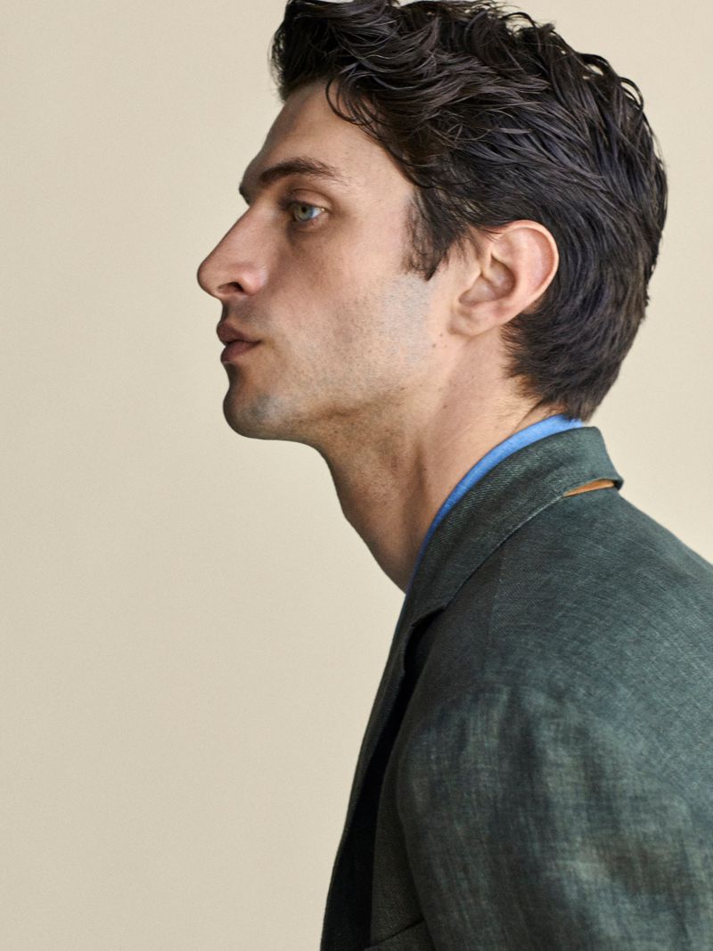 Matthew Bell (Massimo Dutti)