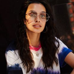 Zoe Barnard - Model Profile - Photos & latest news