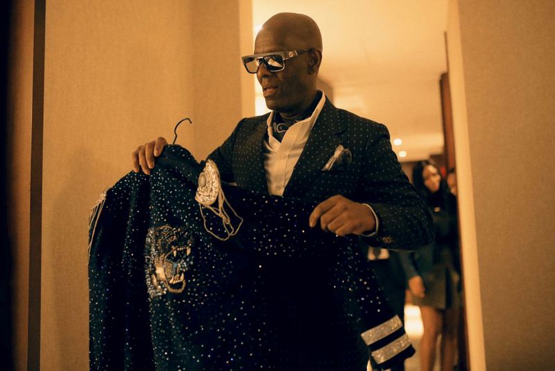 The Story Behind the Suit (V Man)