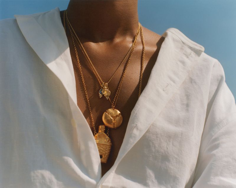 Simple, Timeless Ways to Dress for the Beach by Caitie Kelly and Angela ...