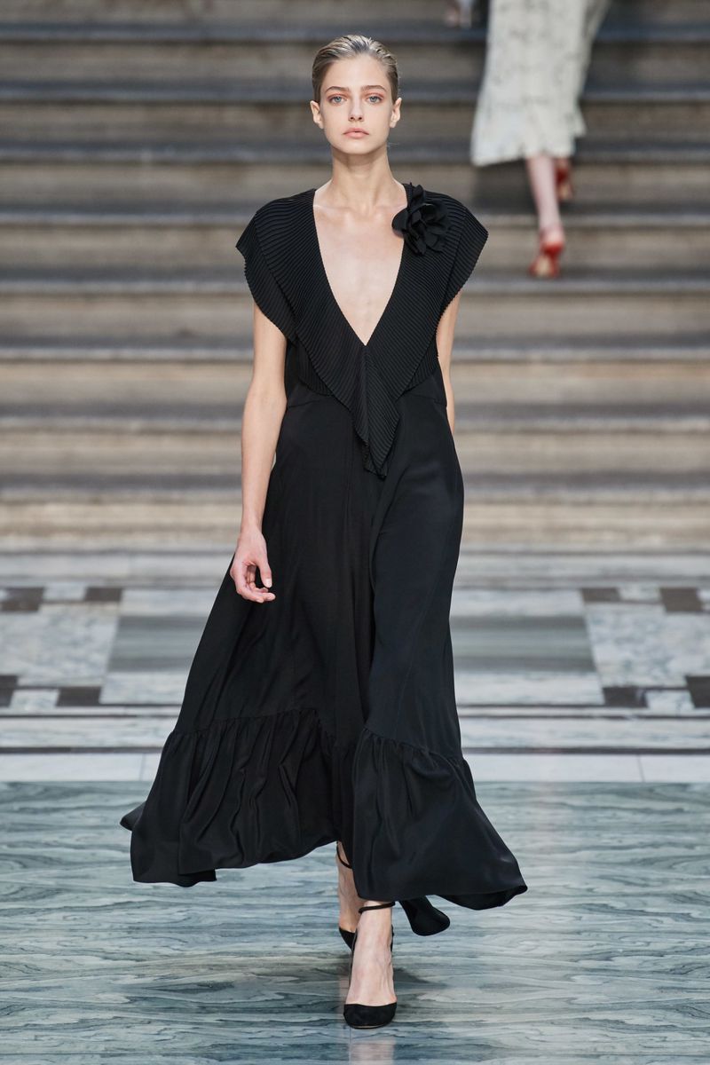 Victoria Beckham S/S 20 Show (Victoria Beckham)