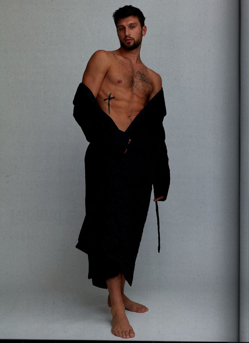 UP CLOSE (Issue South America)