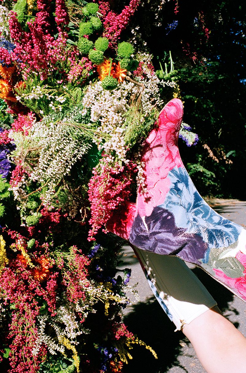 I wood never leaf you alone (Vogue Ukraine)