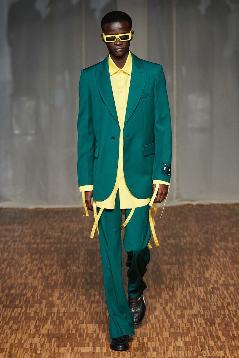 Off-White F/W 20 Men's Show (Off-White)