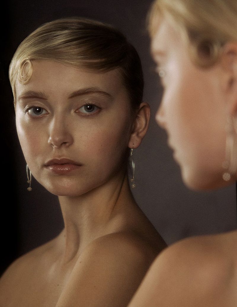 BEAUTY SCENE EXCLUSIVE: Mirror Mirror (Beauty Scene)