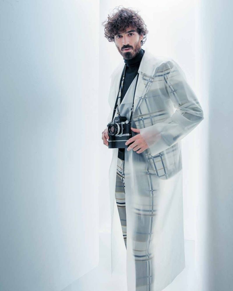 MUST Magazine: Chic To Chic (Various Editorials)