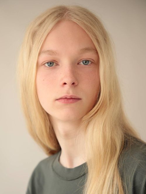 Marco Varcoe - Model - detail by people