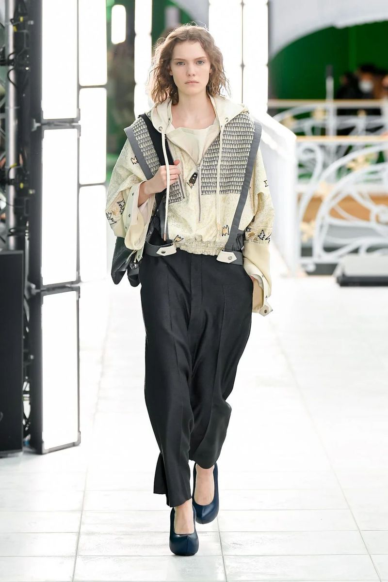 Louis Vuitton S/S 21 Show (Louis Vuitton)