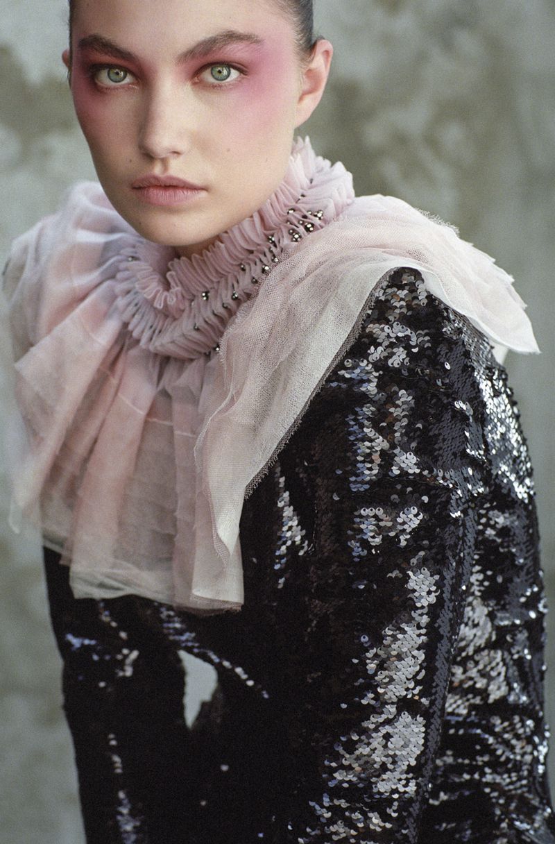 Modern Romance . special Chanel make-up (Flair Germany)
