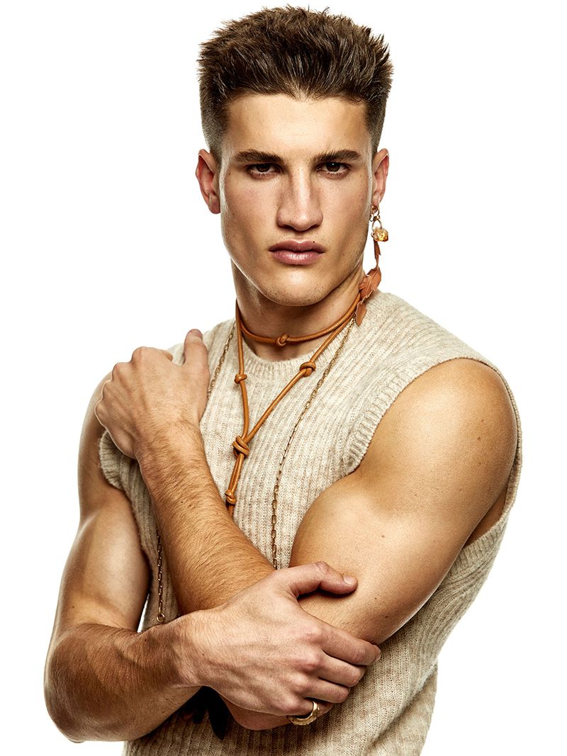 Max Knott é capa da Rollacoaster Magazine – Gossip Boy