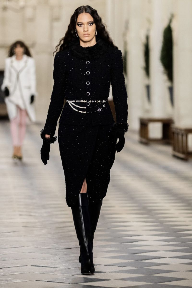 Chanel Pre-Fall 2021 Metiers D'Art Show Chenonceaux (Chanel)