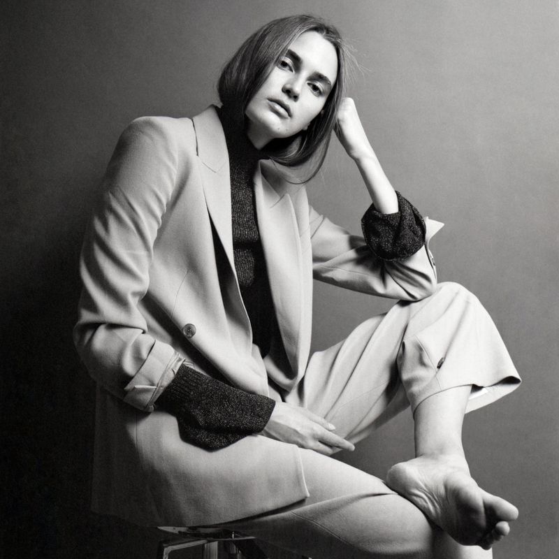 Sittings & Poses (Portrait)