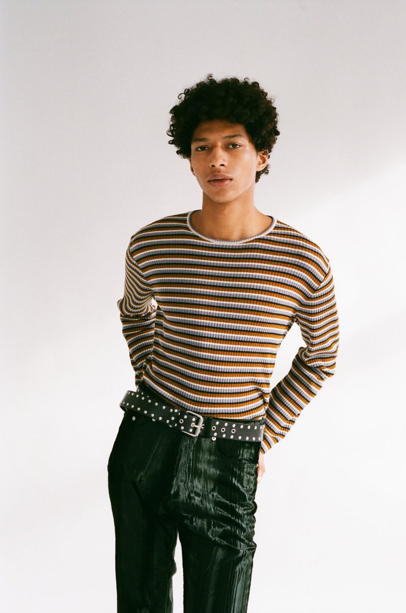 Where the boys go (Behind the Blinds)