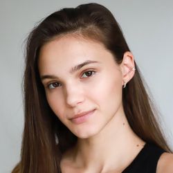 Lore Varga - Model Profile - Photos & latest news