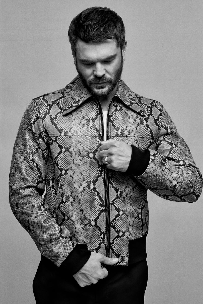 Charlie Weber (Behind the Blinds)