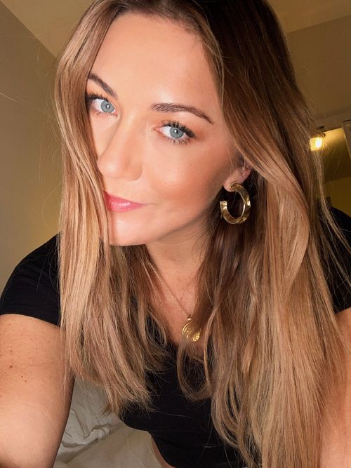 Tobi Henney - Makeup Artist Profile - Photos & latest news