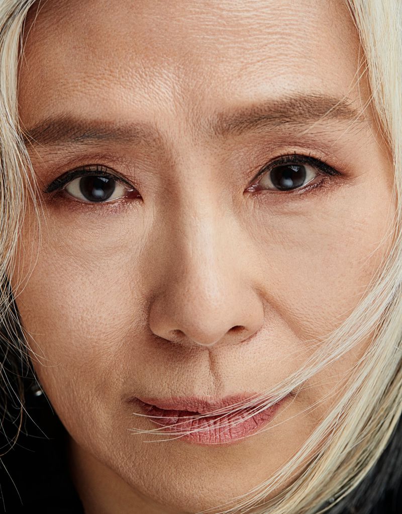 Expender as Ye Su Jeong (Vogue Korea)