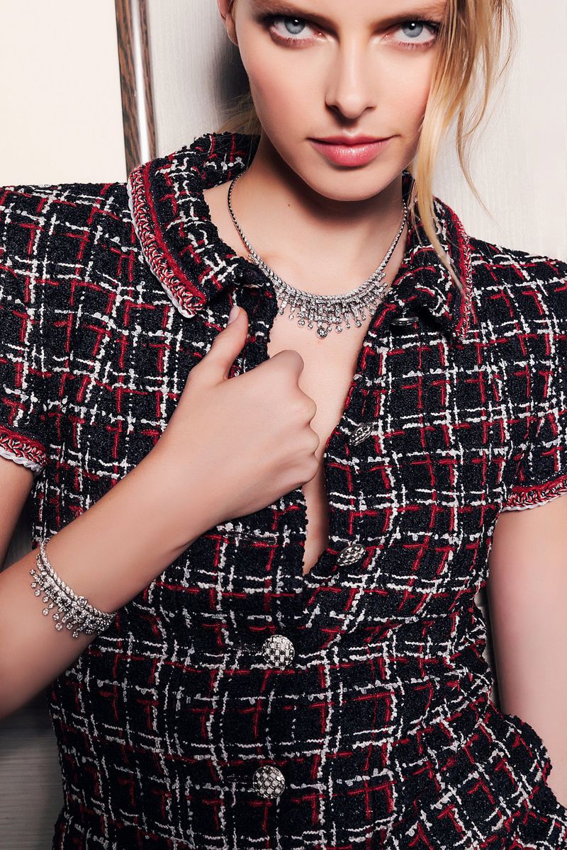 In Tweed we Trust - CHANEL by Anna Palermo (L'Officiel Thailand)