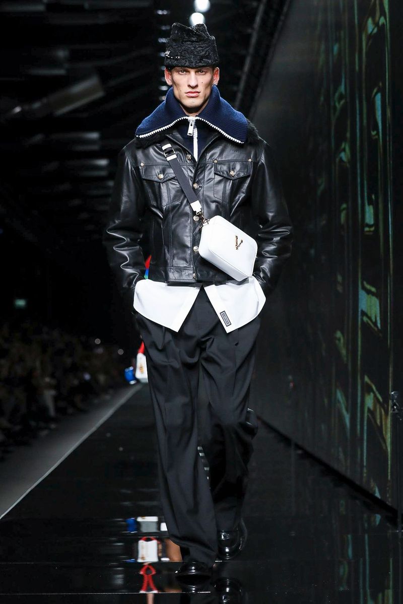Versace F/W 20 Show (Versace)