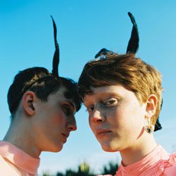 Amanda Denis - Model Profile - Photos & latest news