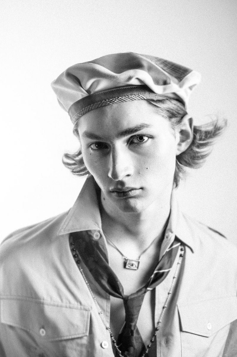 10 Boys In Paris (CAP 74024)