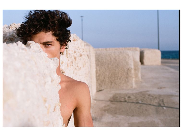 A sea of glass for the Flowhouse (Various Editorials)