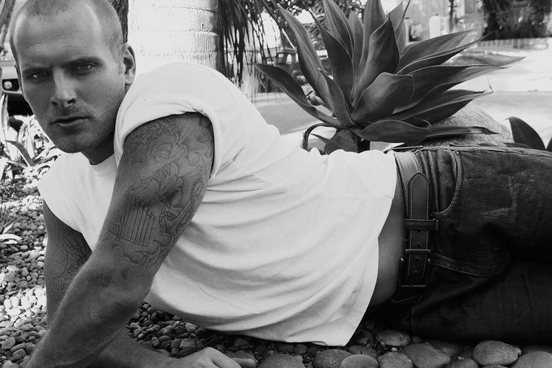 DEREK PRATT BY TLALOC VILLARREAL (Victor Magazine Brasil)