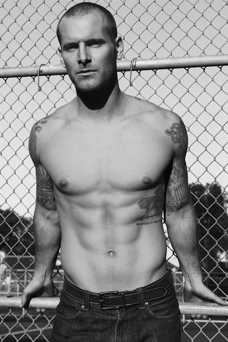 DEREK PRATT BY TLALOC VILLARREAL (Victor Magazine Brasil)