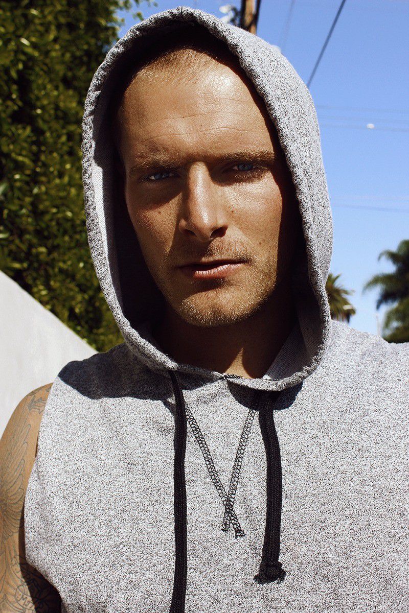 DEREK PRATT BY TLALOC VILLARREAL (Victor Magazine Brasil)