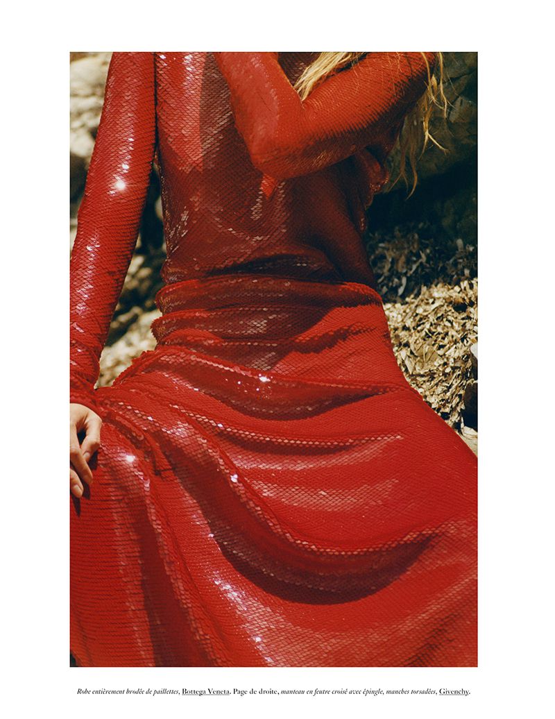 La Femme en Rouge (Vogue France)