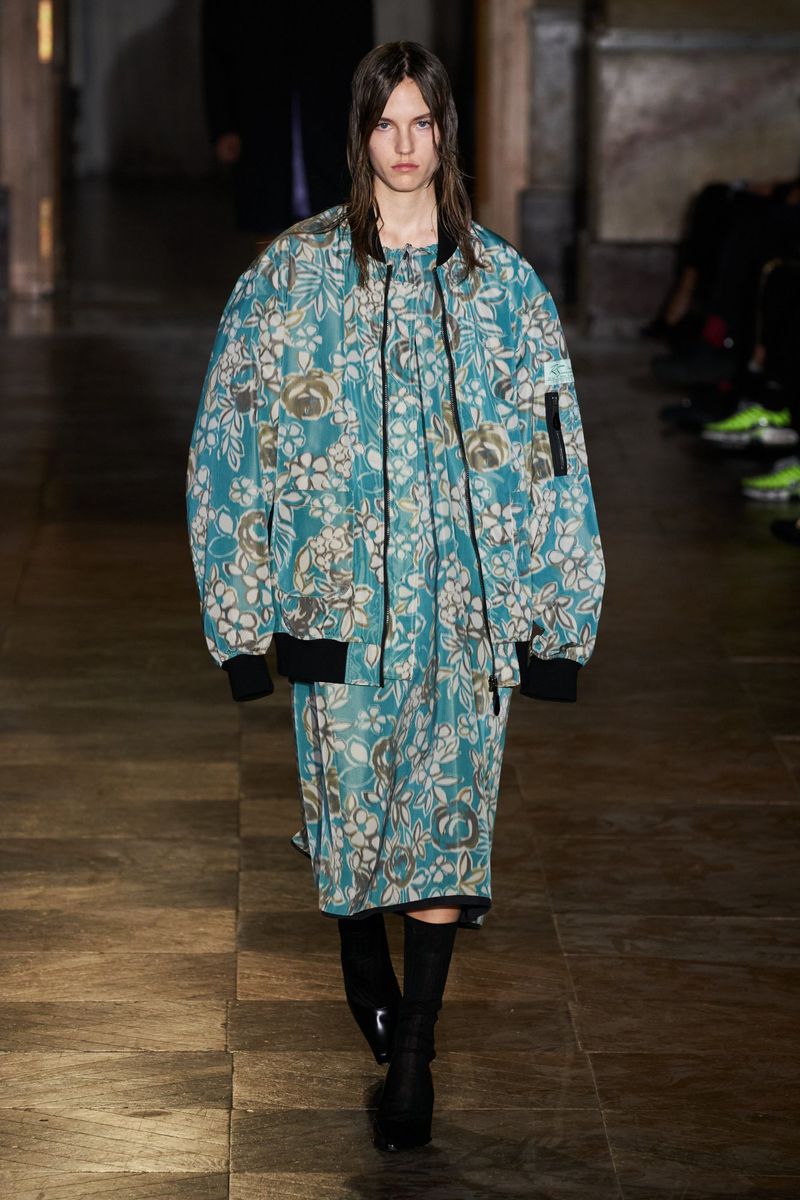 Raf Simons S/S 22 Show (Raf Simons)