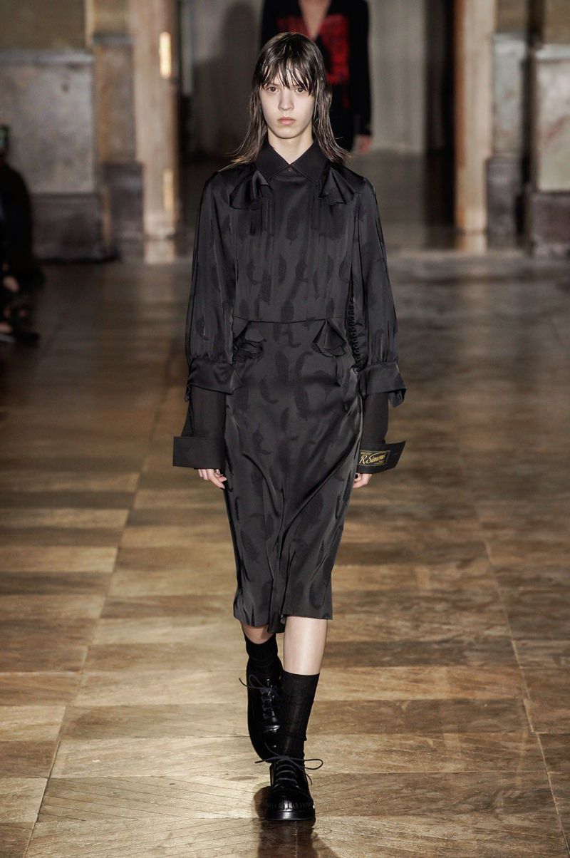 Raf Simons S/S 22 Show (Raf Simons)