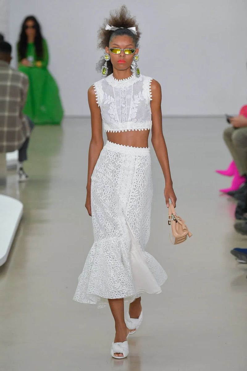 Giambattista Valli S/S 22 Show (Giambattista Valli)