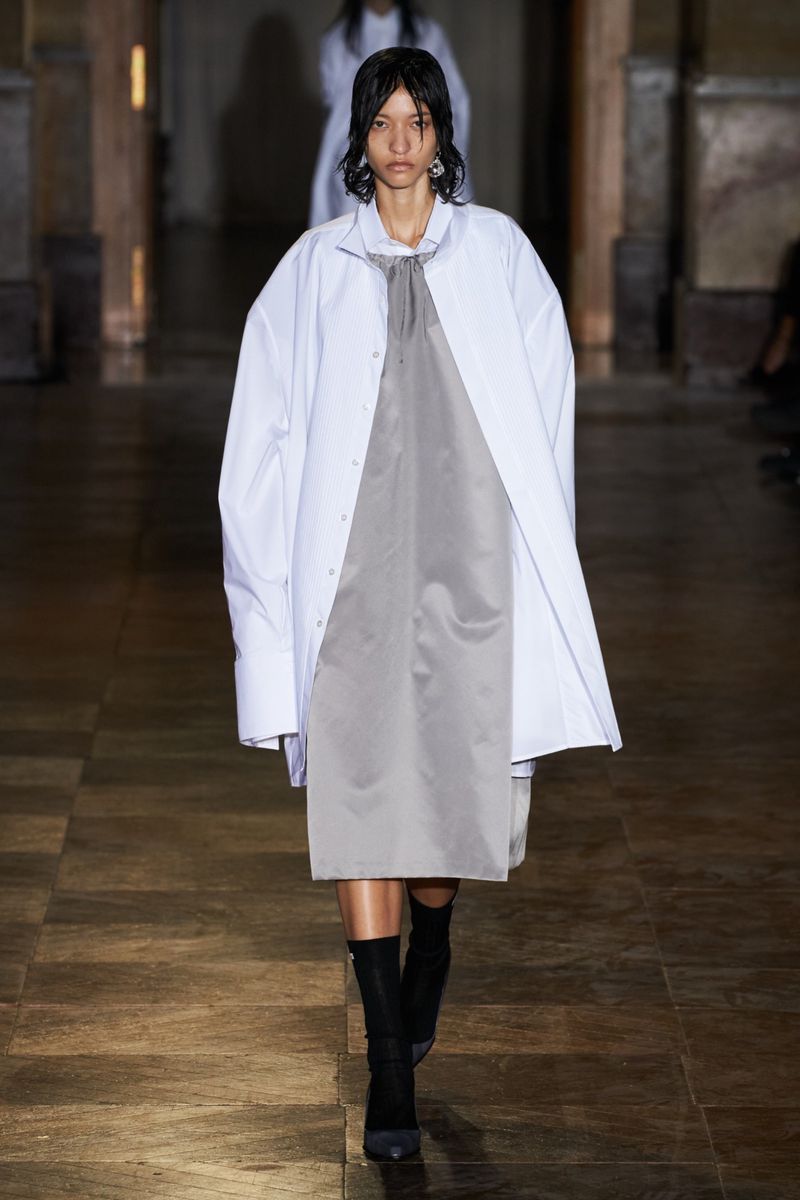 Raf Simons S/S 22 Show (Raf Simons)