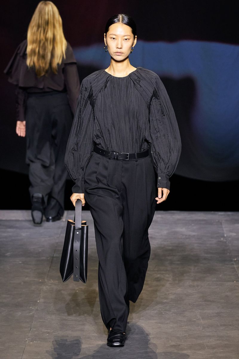 COS F/W 21 Show (COS)