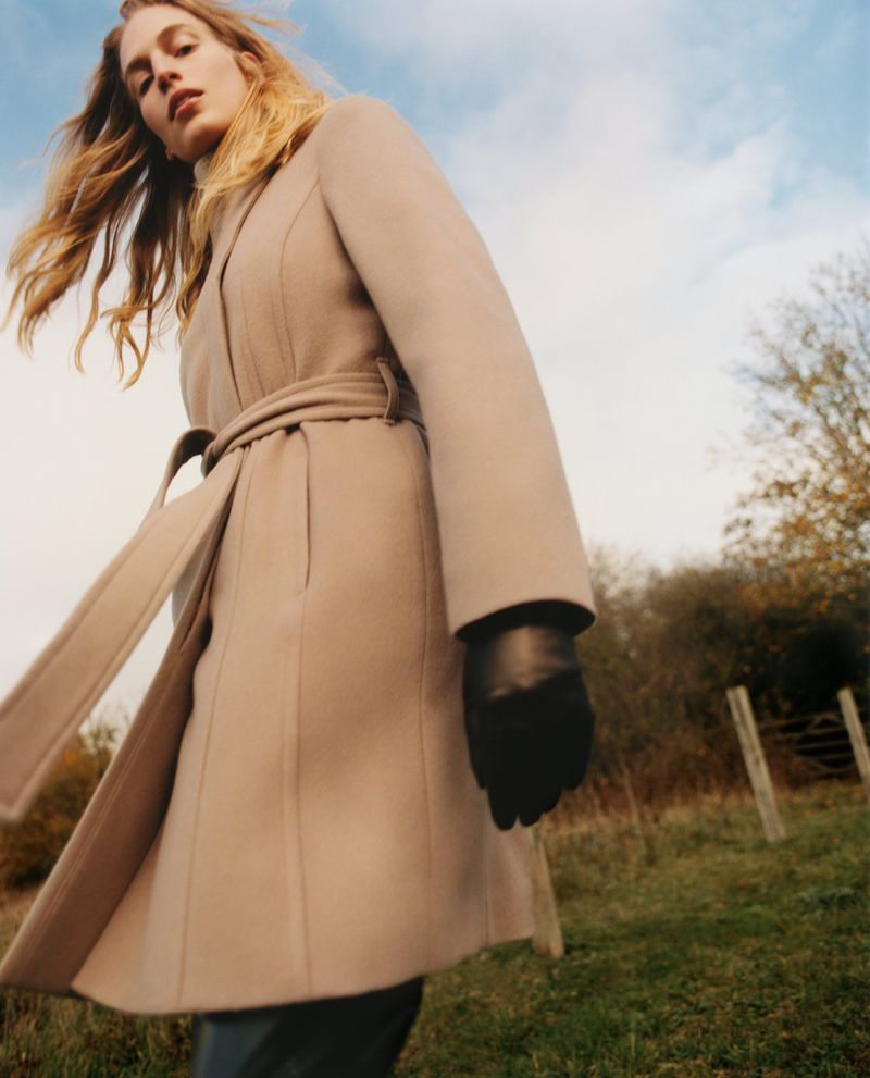 Aritzia: Holiday 2020 Campaign (Aritzia)