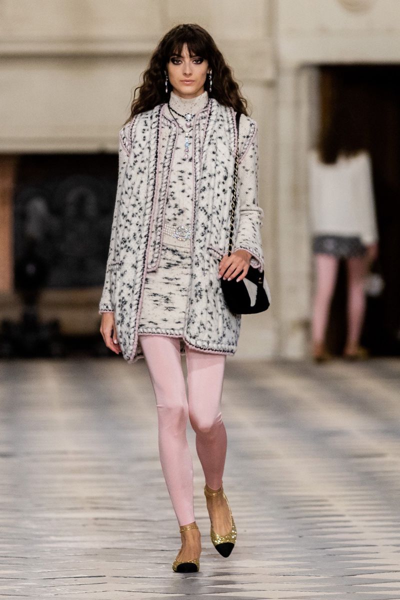 Chanel Pre-Fall 2021 Metiers D'Art Show Chenonceaux (Chanel)