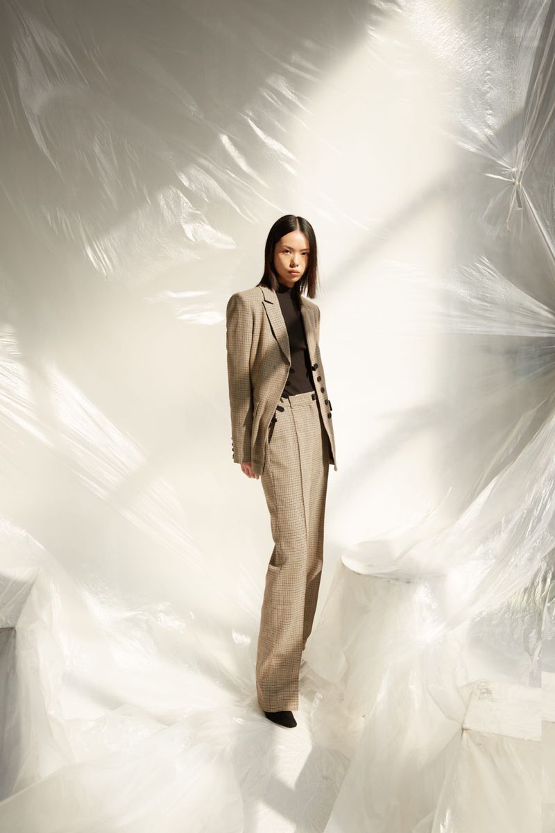 Yini in Shanghai (Portrait)