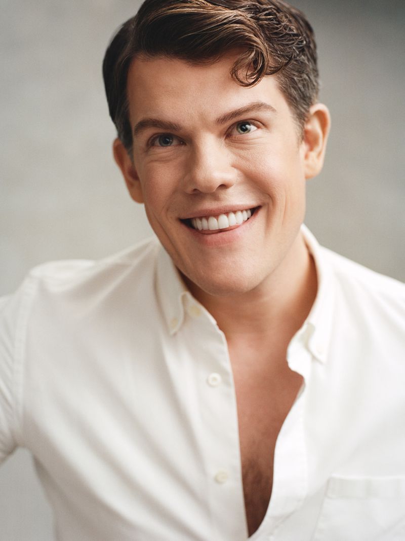 Wes Gordon talks Glamour, Red-Carpet Gowns and 40 Years of Carolina ...