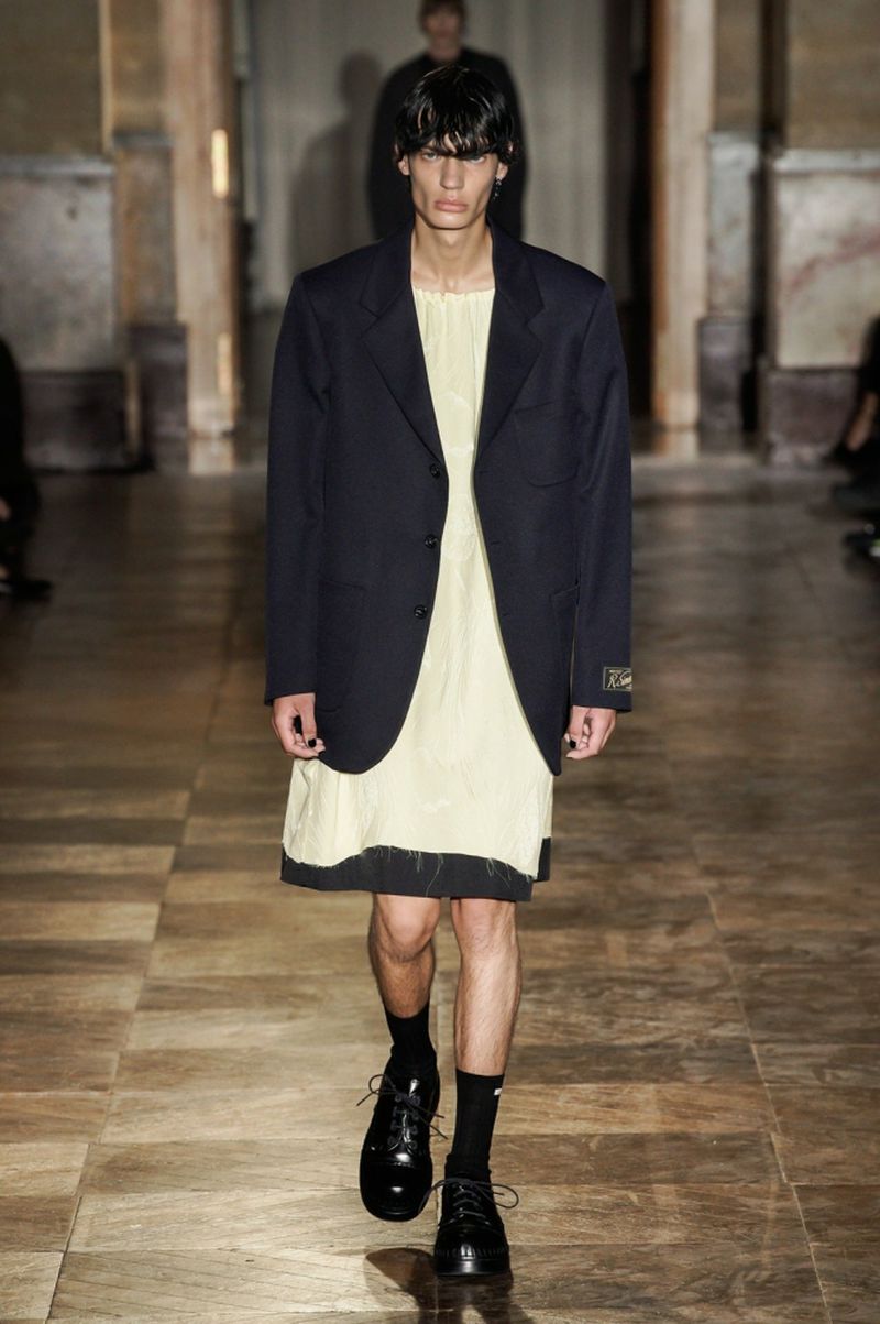 Raf Simons S/S 22 Show (Raf Simons)