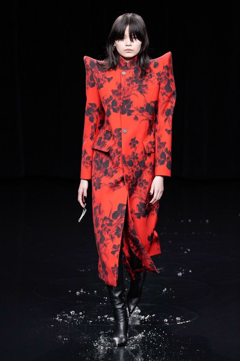 Balenciaga F/W 20 Show (Balenciaga)