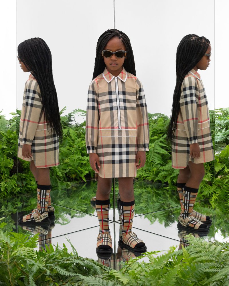Burberry Festive Kids 2021 (ph. Alistair Redding) (Burberry)