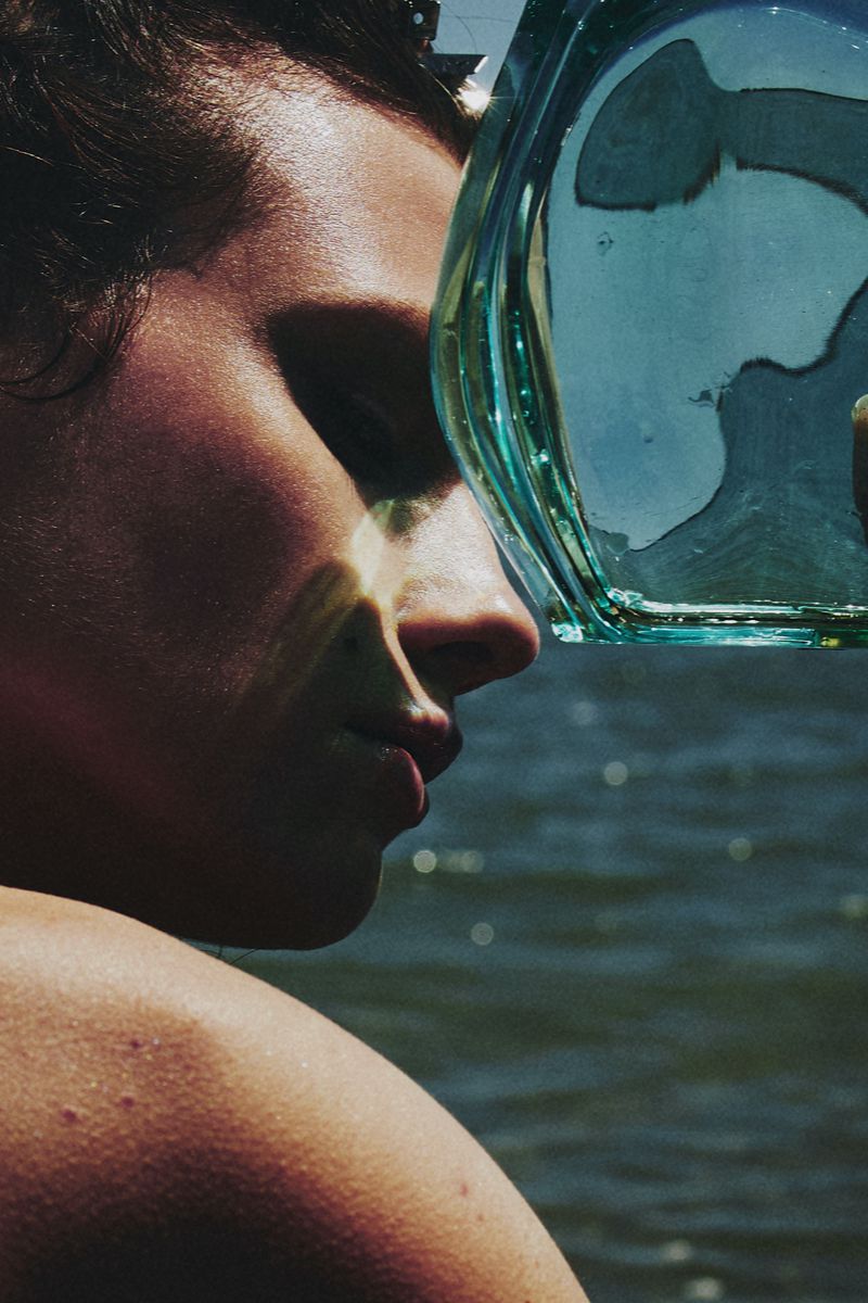 Photography Sandra Bourhani (L'Officiel Baltics)