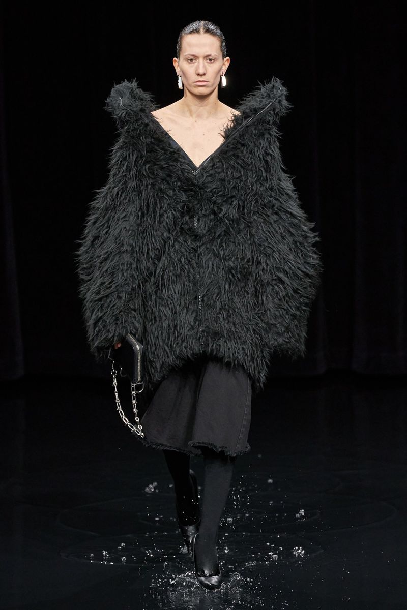 Balenciaga F/W 20 Show (Balenciaga)
