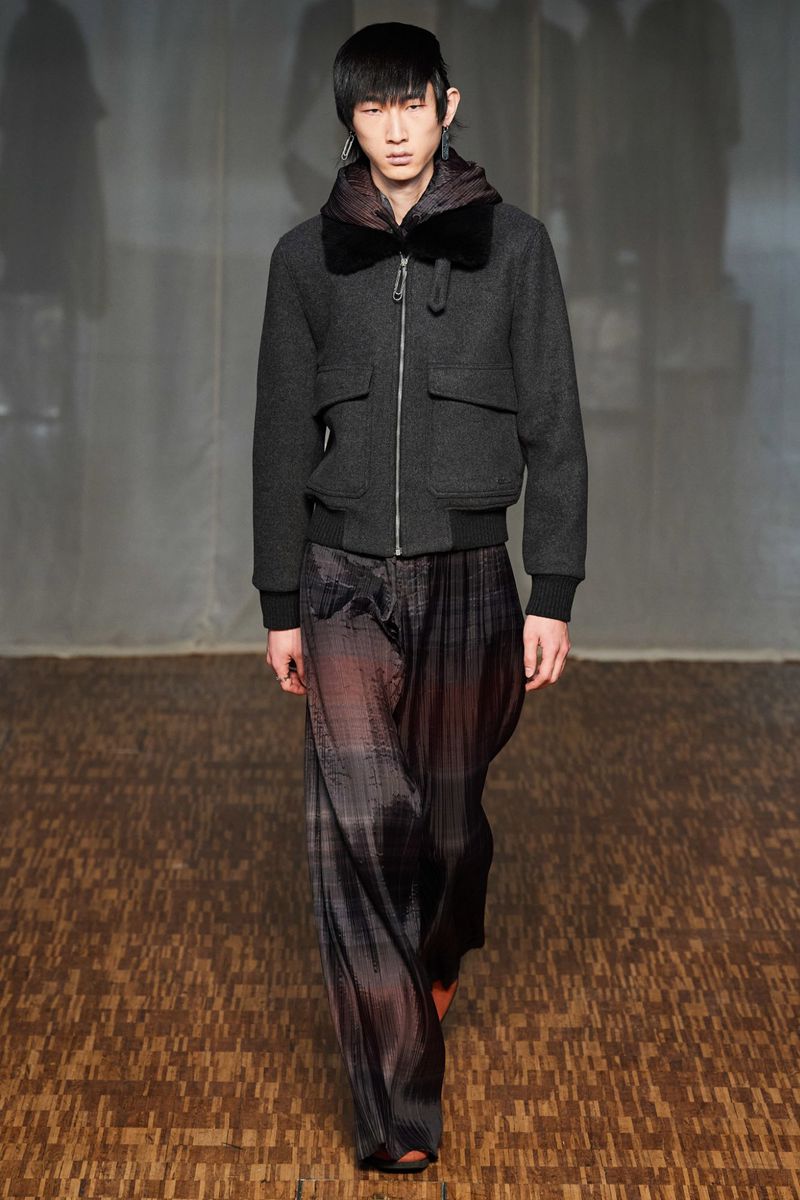 Off-White F/W 20 Men's Show (Off-White)